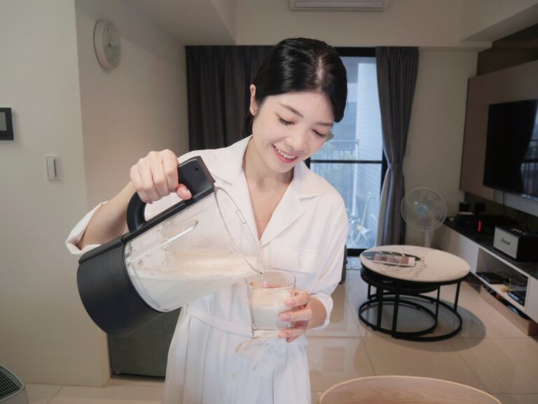 【減脂】我的營養料理神隊友-九陽高速破壁冷熱全營養調理機L18-Y77M開箱實測（內有燕麥豆奶、南瓜濃湯、焗烤櫛瓜、青醬義大利麵、牛肉漢堡排食譜喔！） | 孫語霙營養師