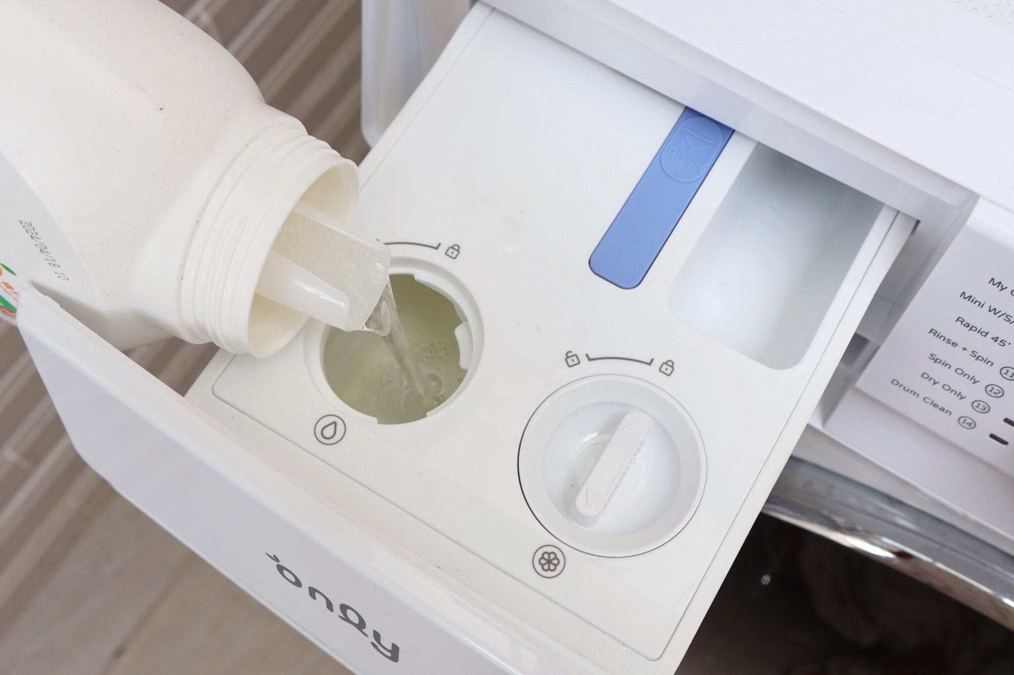 【開箱】新家洗衣機only小祈禱12KG洗劑自投洗脫烘洗衣機（OF12-M62UD）開箱！一小時完成洗烘脱、蒸汽殺菌降低過敏原、高溫洗臭衣臭襪快速淨味，根本是家庭和諧救星！ | 孫語霙營養師